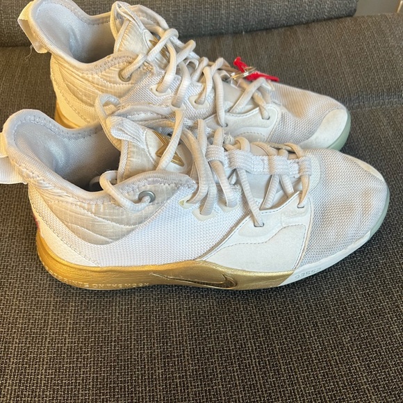 Nike | Shoes | Youth Nike X Pg3 Nasa C897310 Apollo Missions 2019 White Gold Sneakers Sz 5y ...